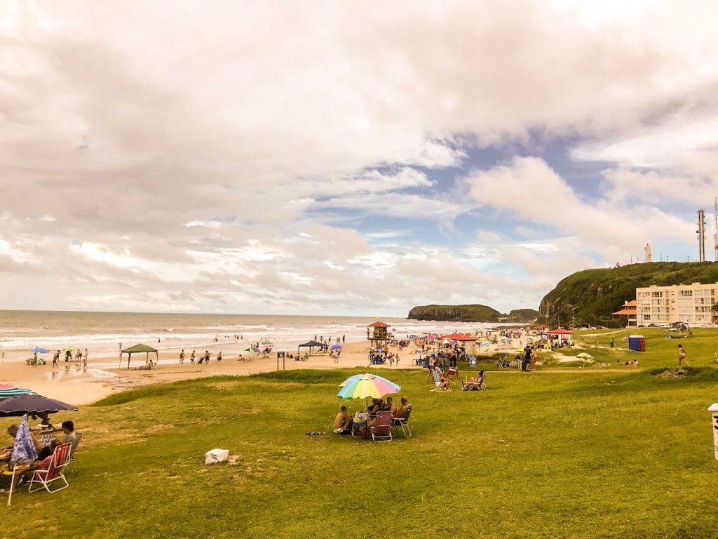 Praia de Torres, no RS: como chegar e quais as melhores praias para ...