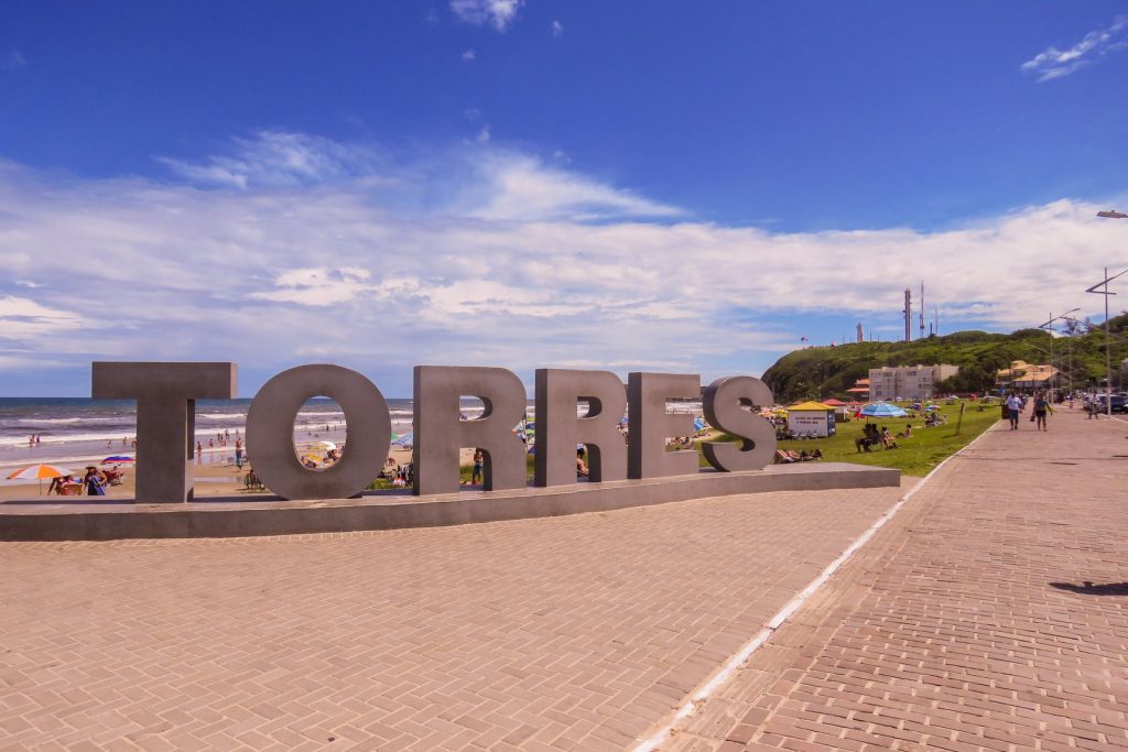 Praia de Torres, no RS: como chegar e quais as melhores praias para ...