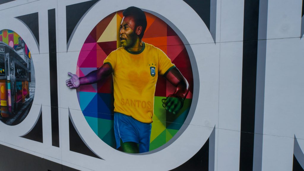 80 Anos: Eduardo Kobra homenageia Pelé com mural em Santos - Rota 1976
