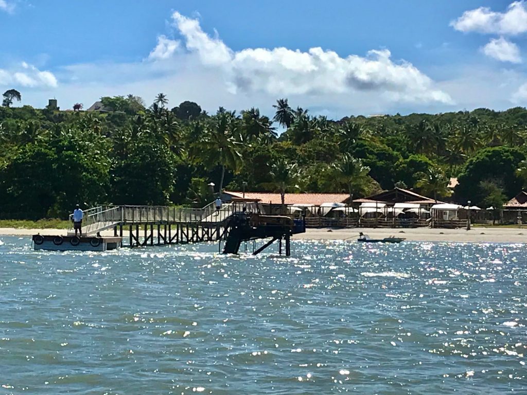 Catamaran Praia - Beach Club: novo point do litoral norte de PE - Rota 1976