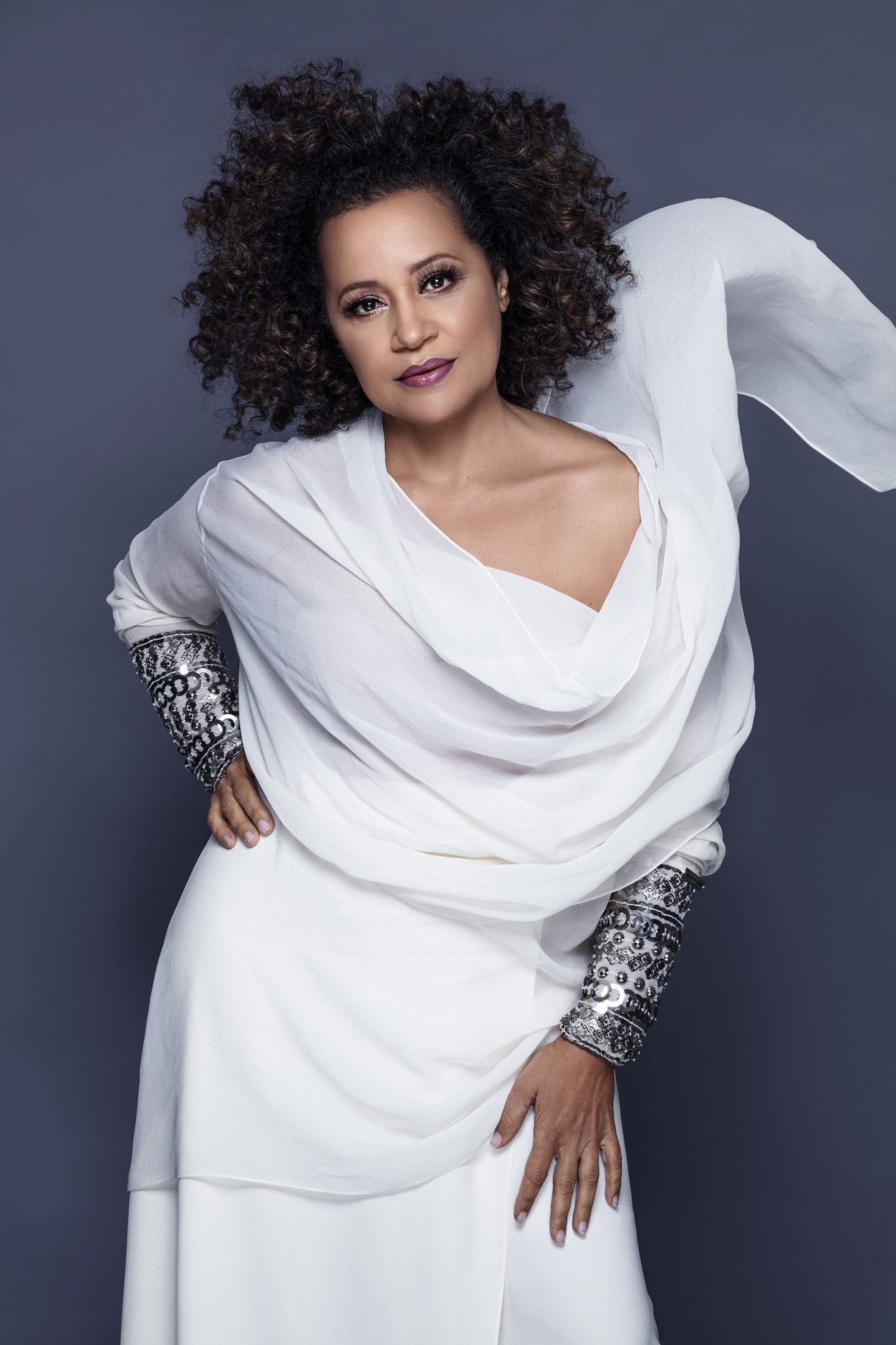 Virgínia Rosa canta clássicos de Elizeth Cardoso no show 'Divina ...