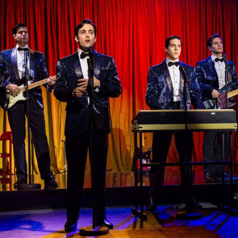 Grandes Estreias no Teatro Santander e 033 Rooftop! - Rota 1976